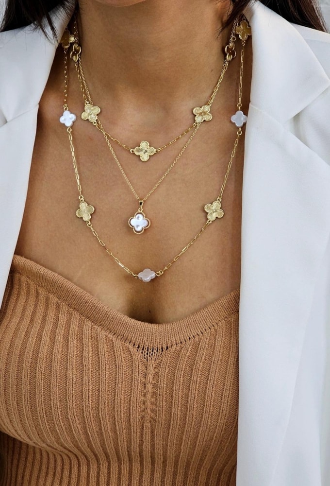 Colar de trevo com pérola | Revenda Oh My Gold